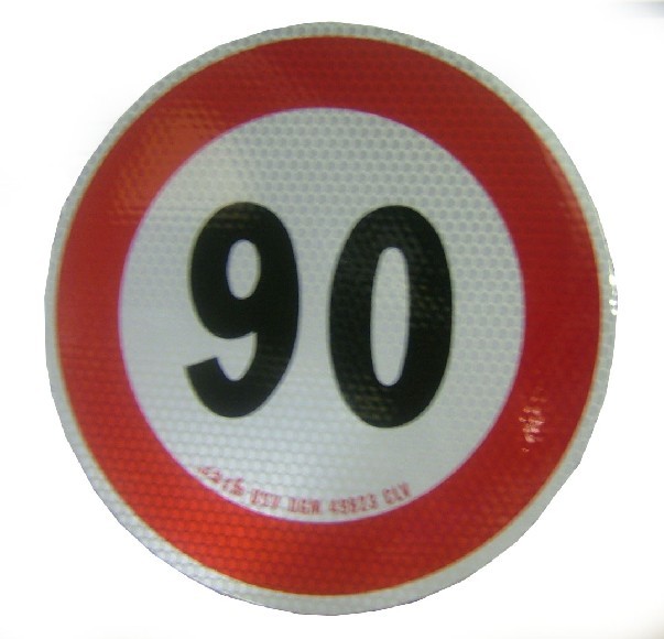 Een sticker 90km max. snelheid nodig?